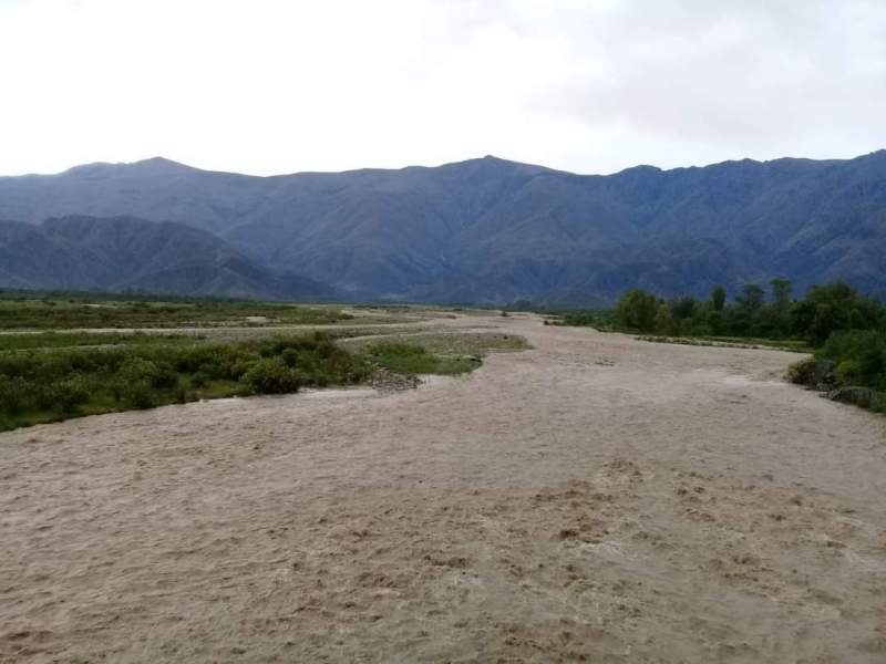 Tarija: Lluvias provocan el desborde del río San Pedro de Sola dejando ...