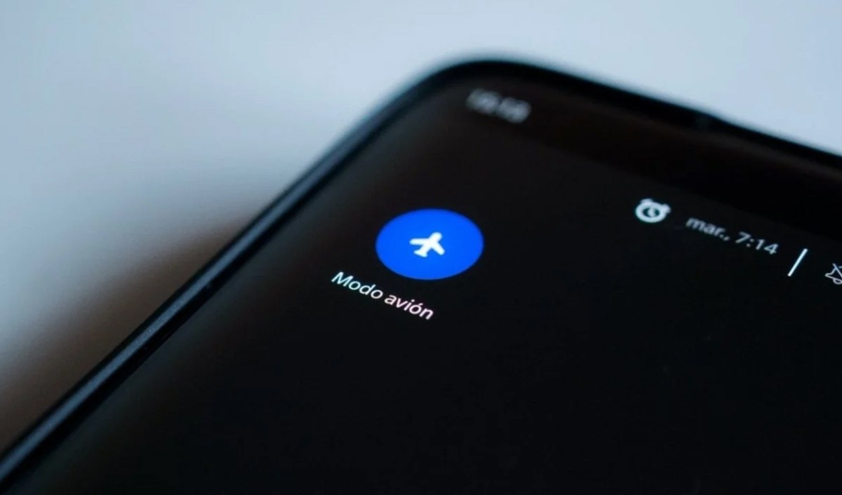 Cargar el celular en modo avión es lo mejor que puedes hacer: por qué ...