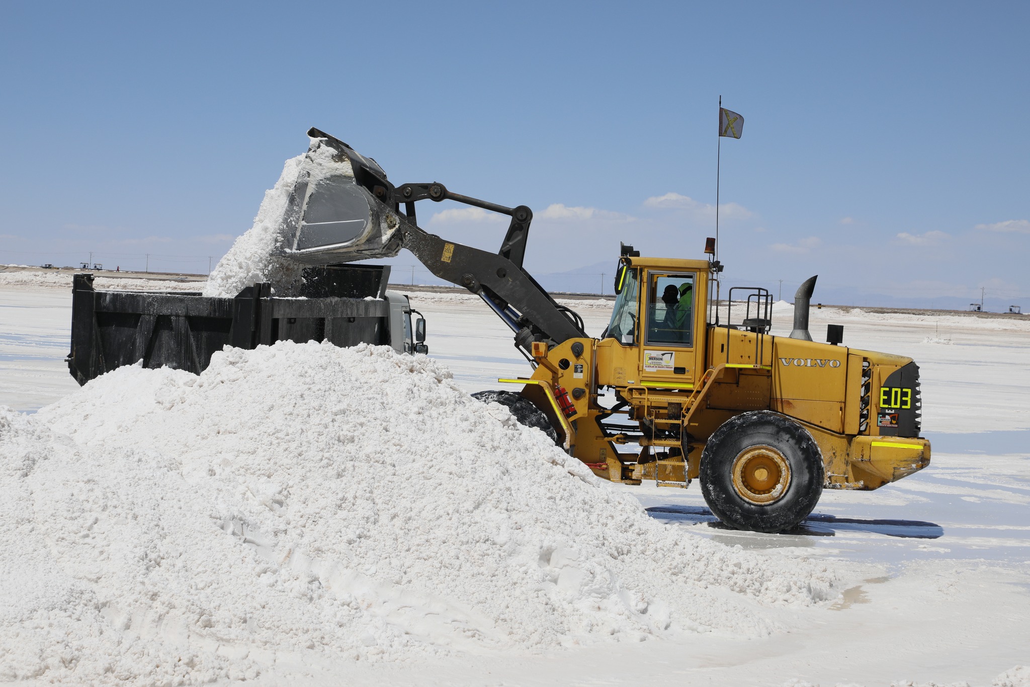 YLB y Embajadora de Australia se reúnen y conversan sobre ...
