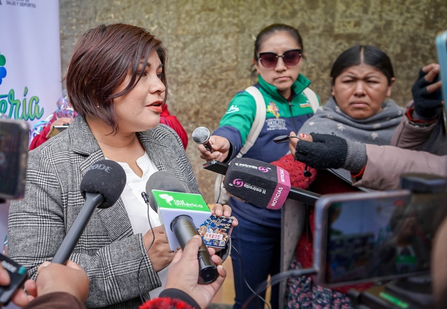 Lotería ayuda a una niña con la entrega de un sustituto óseo para una ...