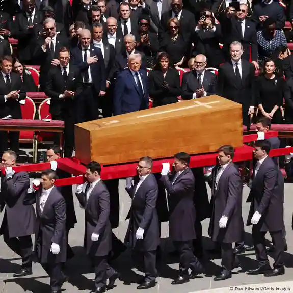 Francisco fue enterrado en basílica de Santa María la Mayor - La Voz de ...