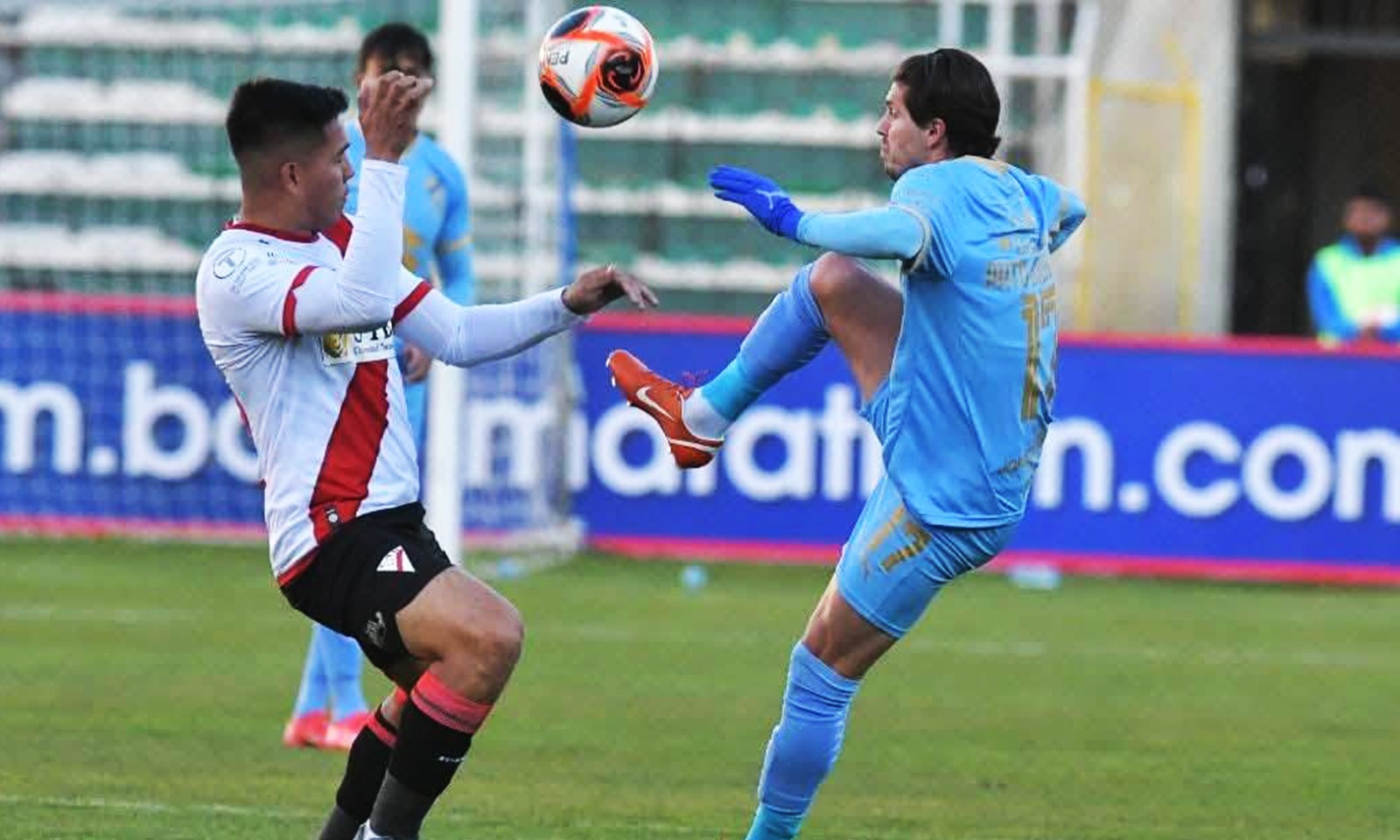 Empate polémico entre Bolívar y Always Ready - La Voz de Tarija