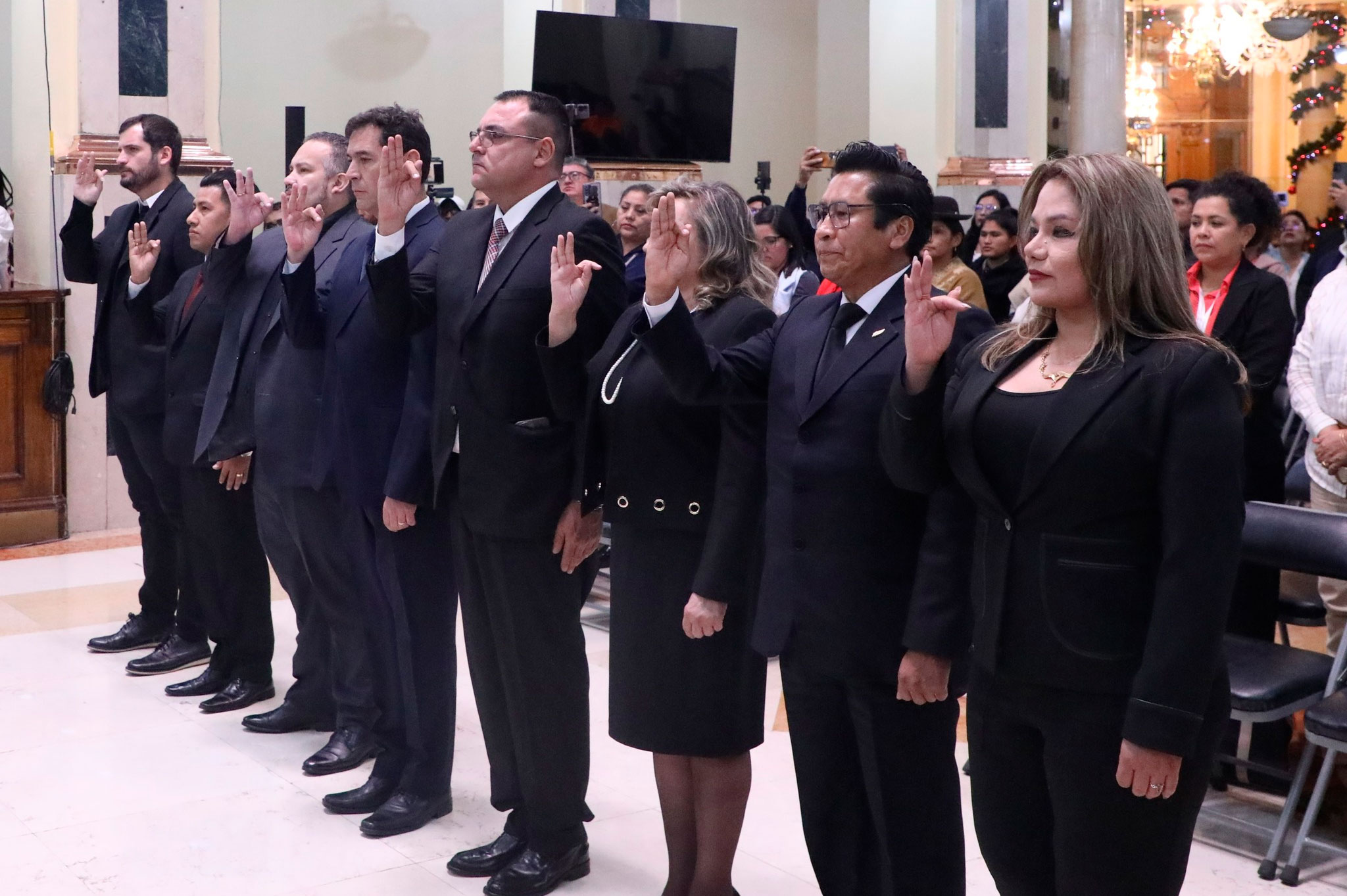 Posesionan a los nuevos vocales del TSE, tras elección en la Asamblea ...